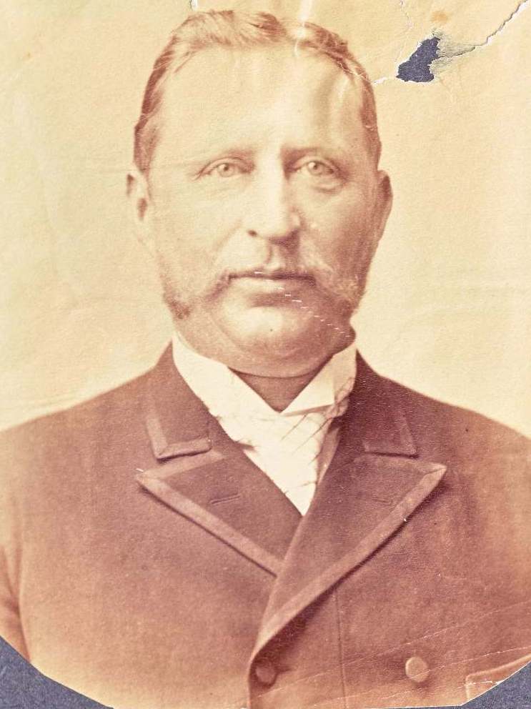 Biografía: Hermann FISCHER